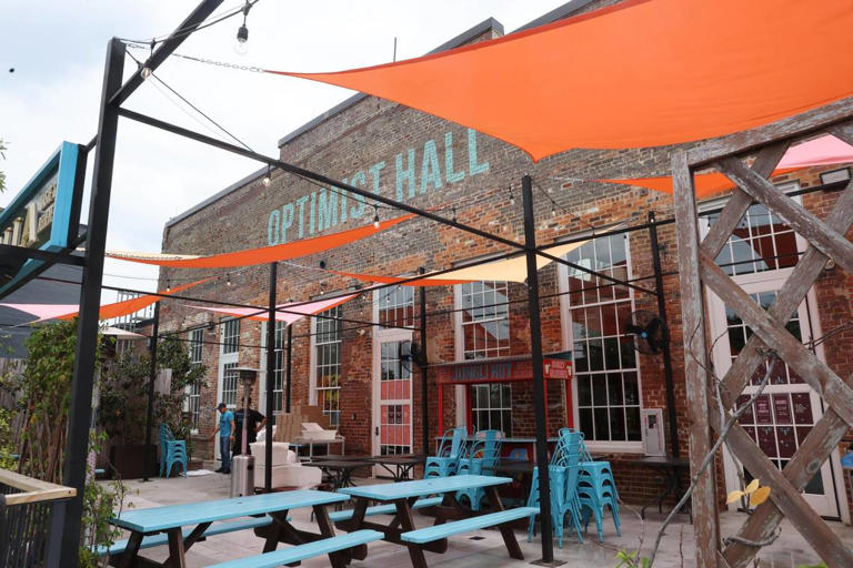 Optimist Park neighborhoods guide: Cuisine, historic mills, trendy rentals