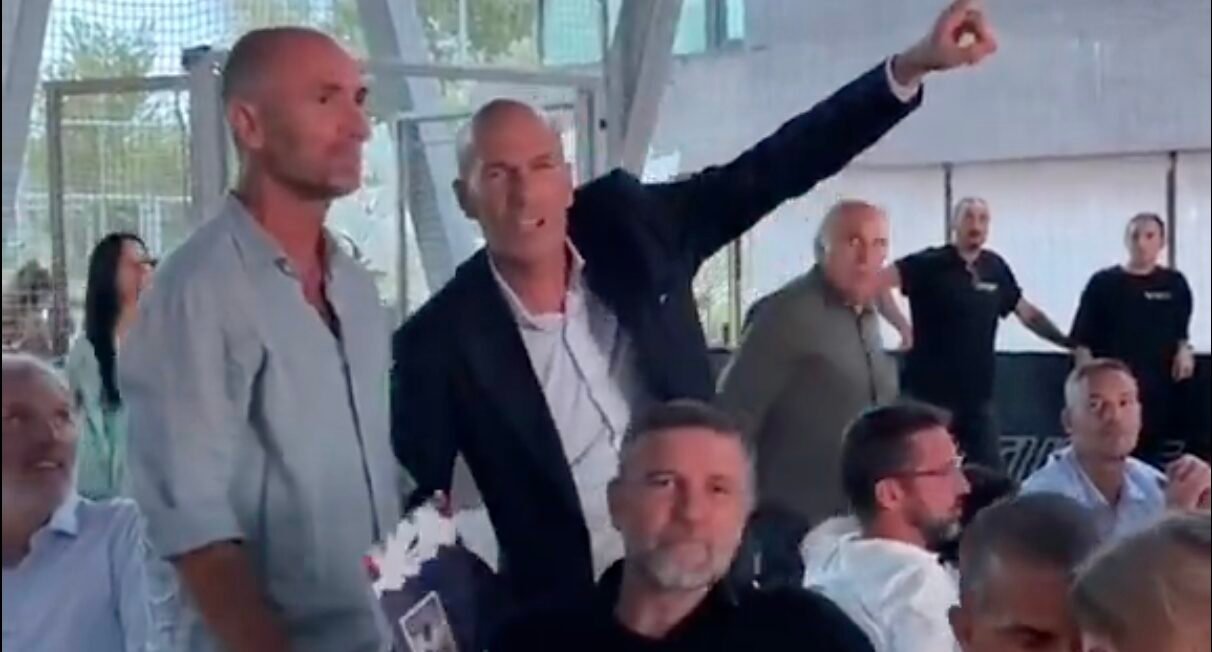 Zidane Steals The Show & Sings French Song by Heart ! – Watch