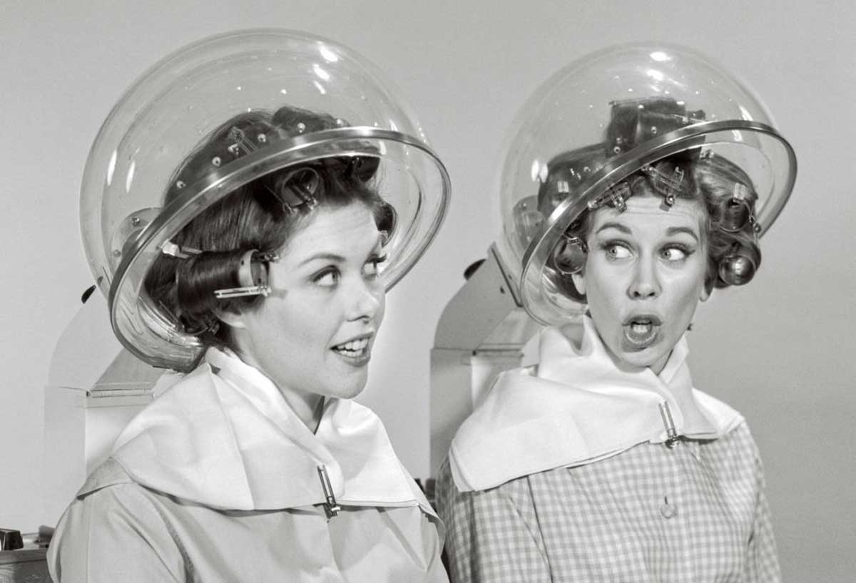 20 Photos of Hair Salons From the 1920s and Beyond