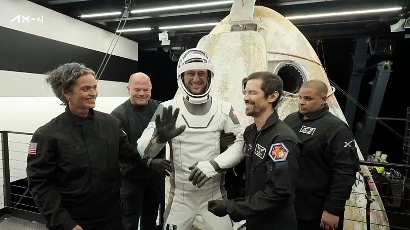 Private spaceflight for astronauts from Poland and Hungary ends with ...