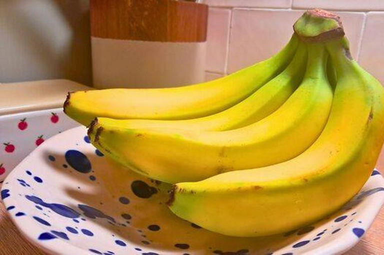 This simple kitchen hack will keep your bananas fresh for much longer