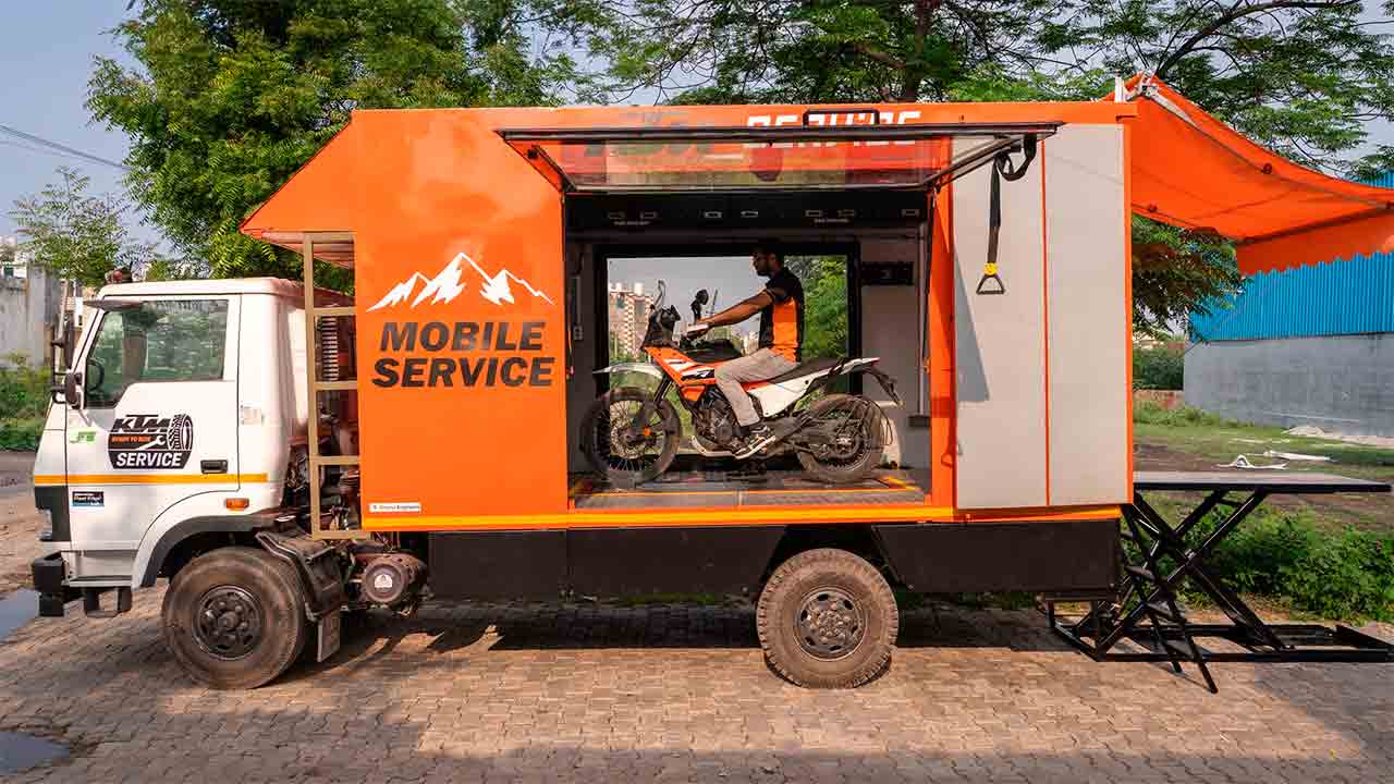 A KTM mobil szervizt indít a Himalájában 3800 méteres magasságban