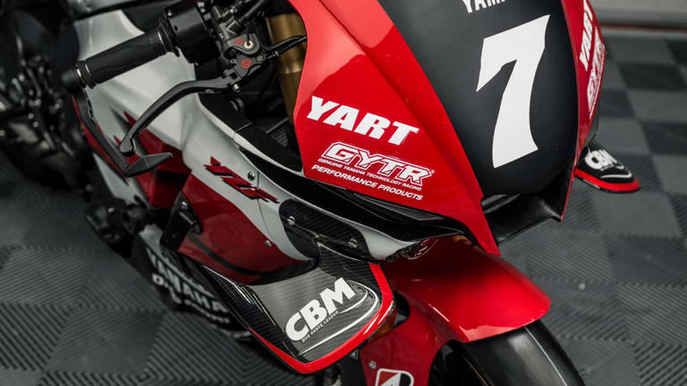 Yamaha’s Suzuka R1 Race Bike Livery Is Straight Out of the Glory Days