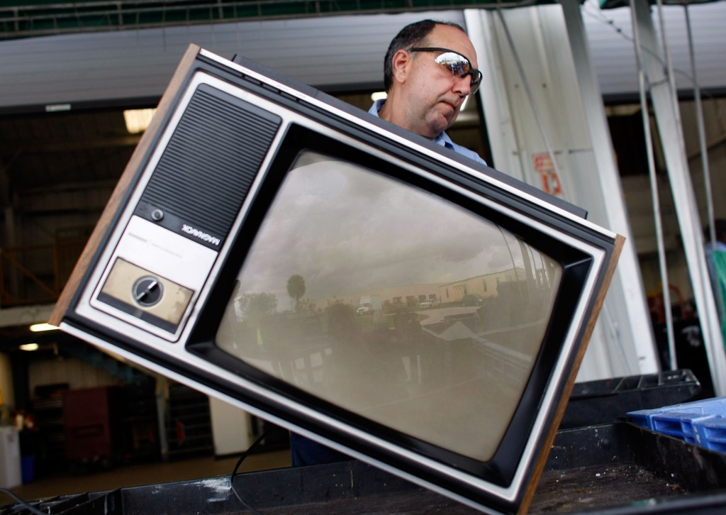 Broadcast TV Slips To All-Time Low Audience Share In Nielsen's Report ...