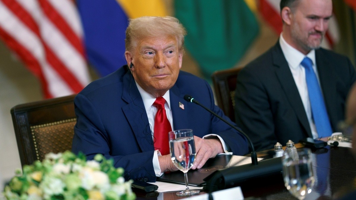 Trump threatens secondary tariffs on Russia, up to 100%