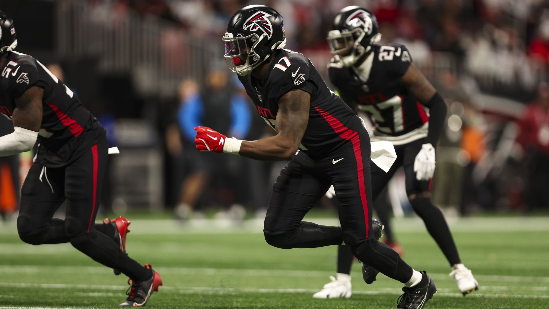 Falcons edge rusher review: Unleash Jalon Walker and James Pearce