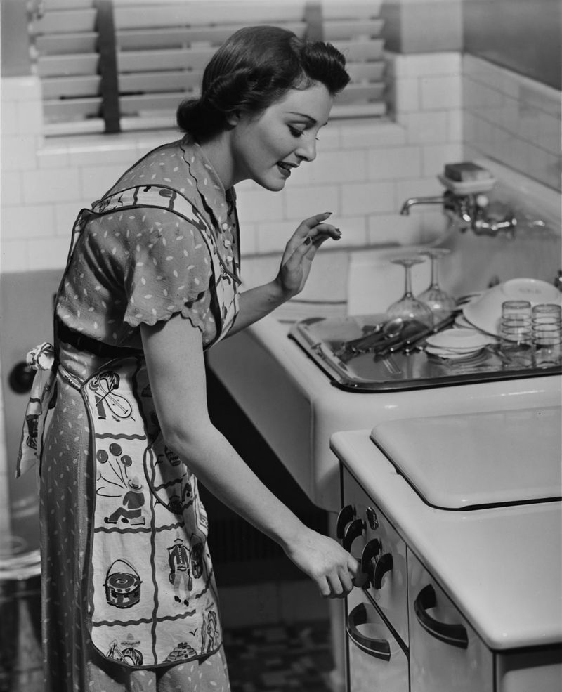 12 Outdated Expectations Women Faced in the '60s That Would Never Fly Today
