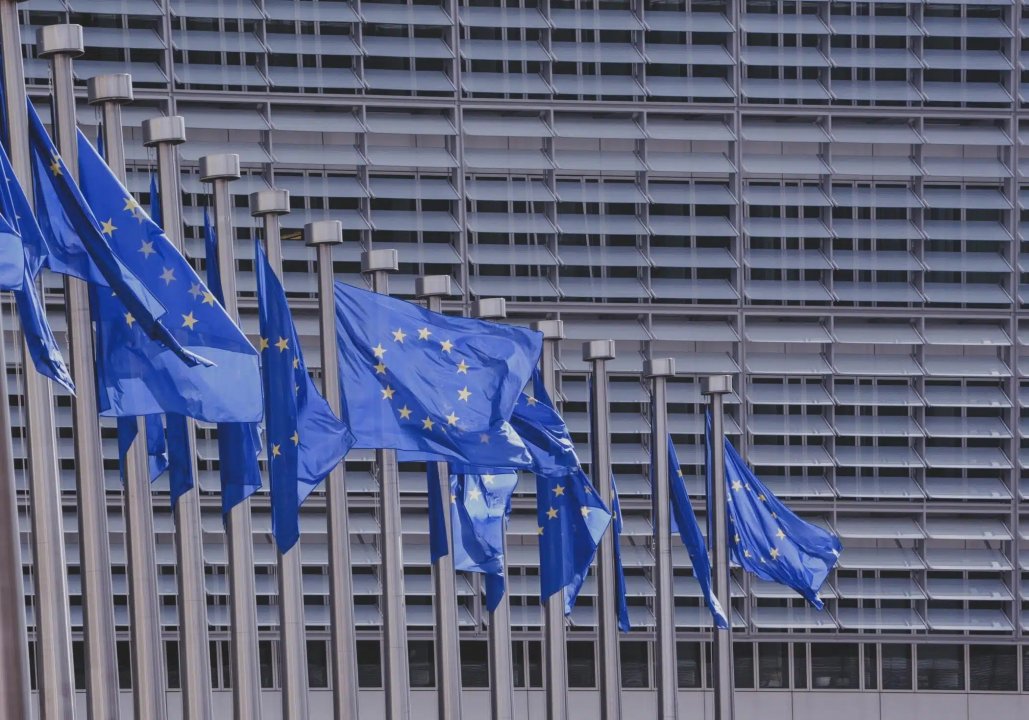 L’Unione Europea abbandona la Digital Services Tax: vittoria per Apple ...