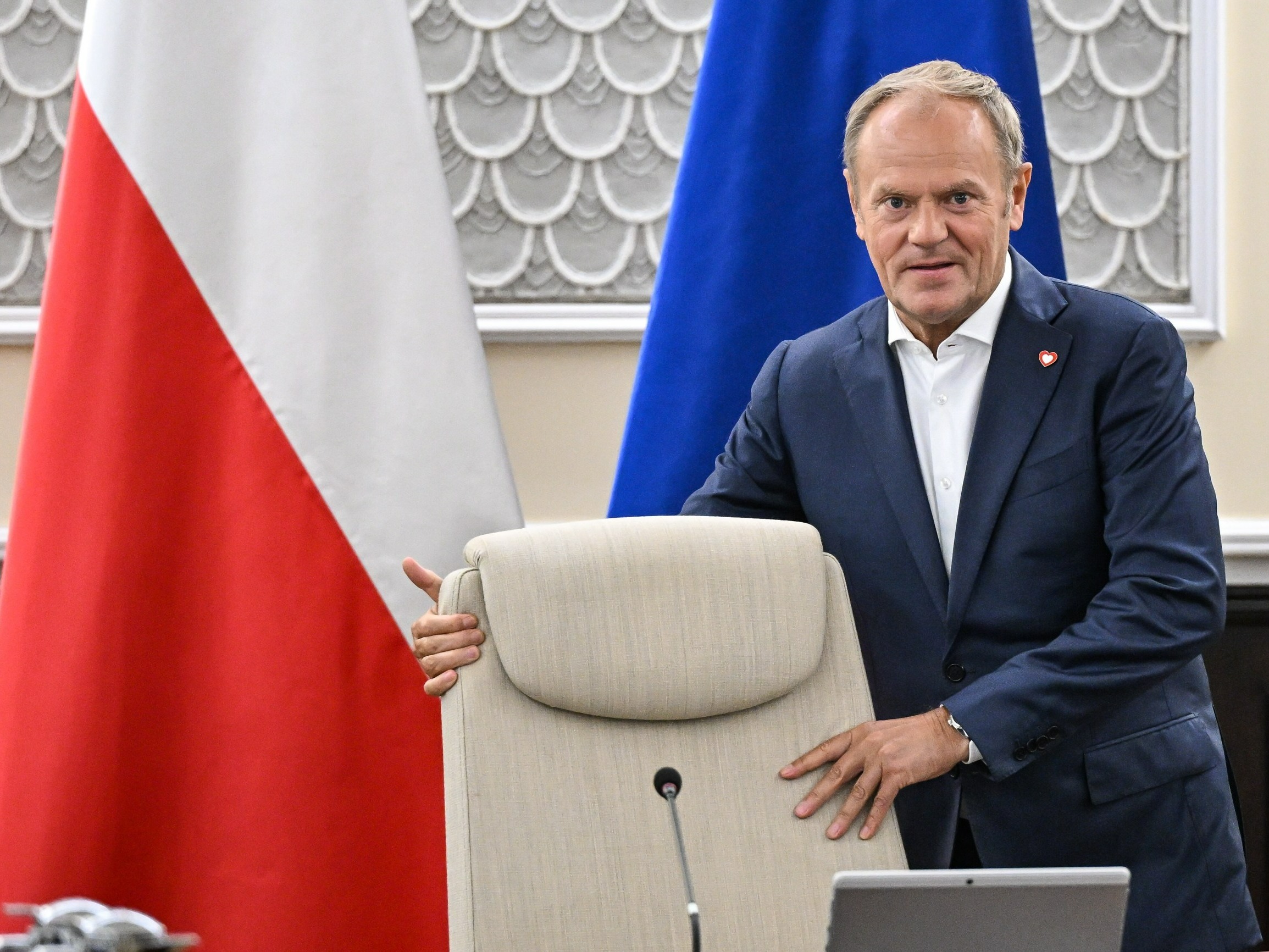 Donald Tusk reaguje na ułaskawienie Bąkiewicza. Padły ostre słowa