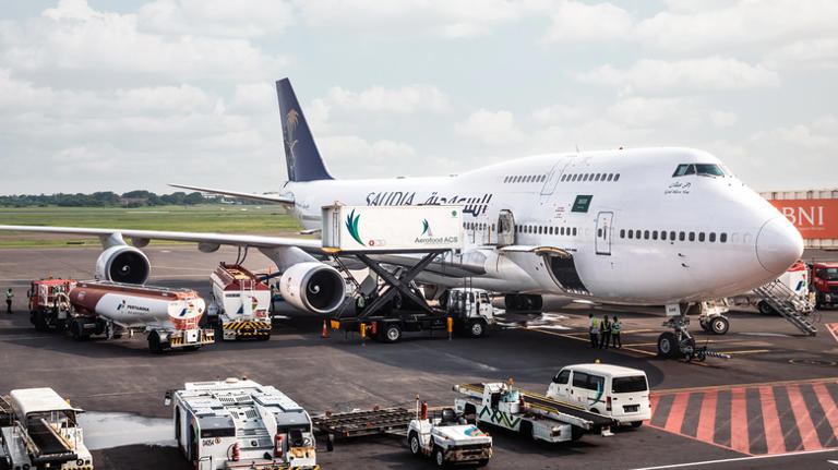 How Much Fuel Does A Boeing 747 Burn Per Hour, And How Much Can It Hold?