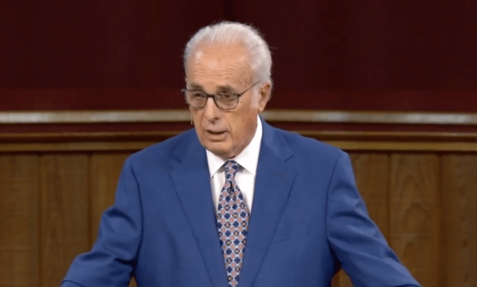 Iconic pastor John MacArthur dies days after congregation was told he'd ...