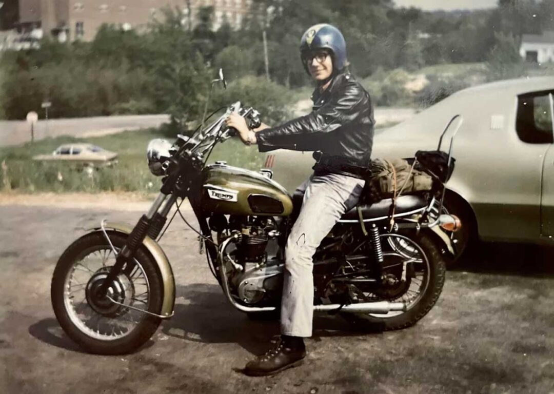15 Photos of Vintage Motorcycles (1910-1981)