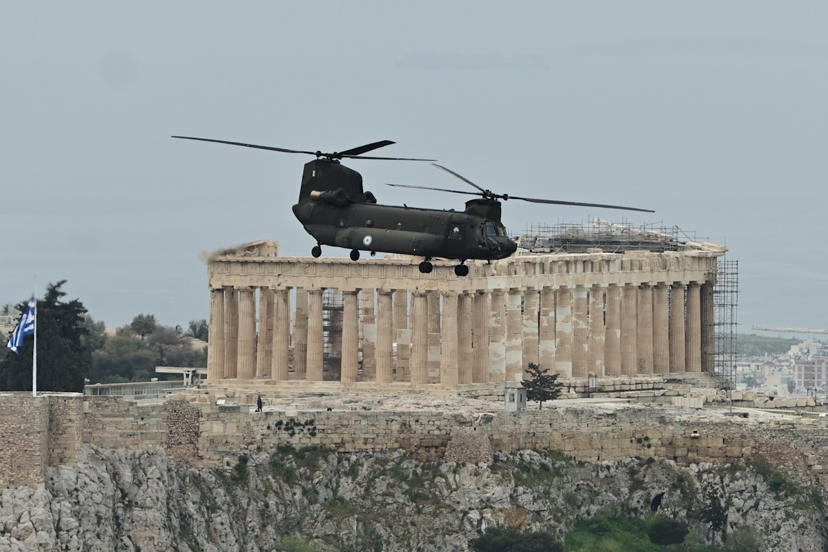 Chinook: Επική προσπάθεια της Αεροπορίας Στρατού για τη διαθεσιμότητα ...