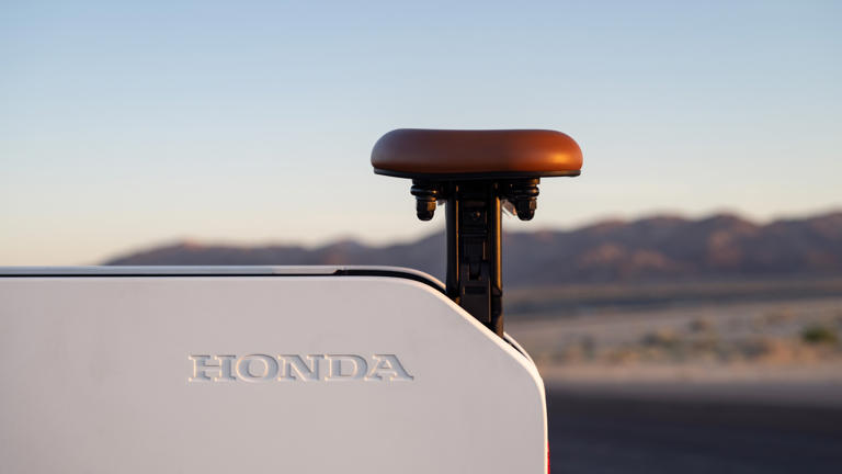 Ultimate Pit Scooter: Honda’s Motocompacto All-Electric Bike Is Fast ...