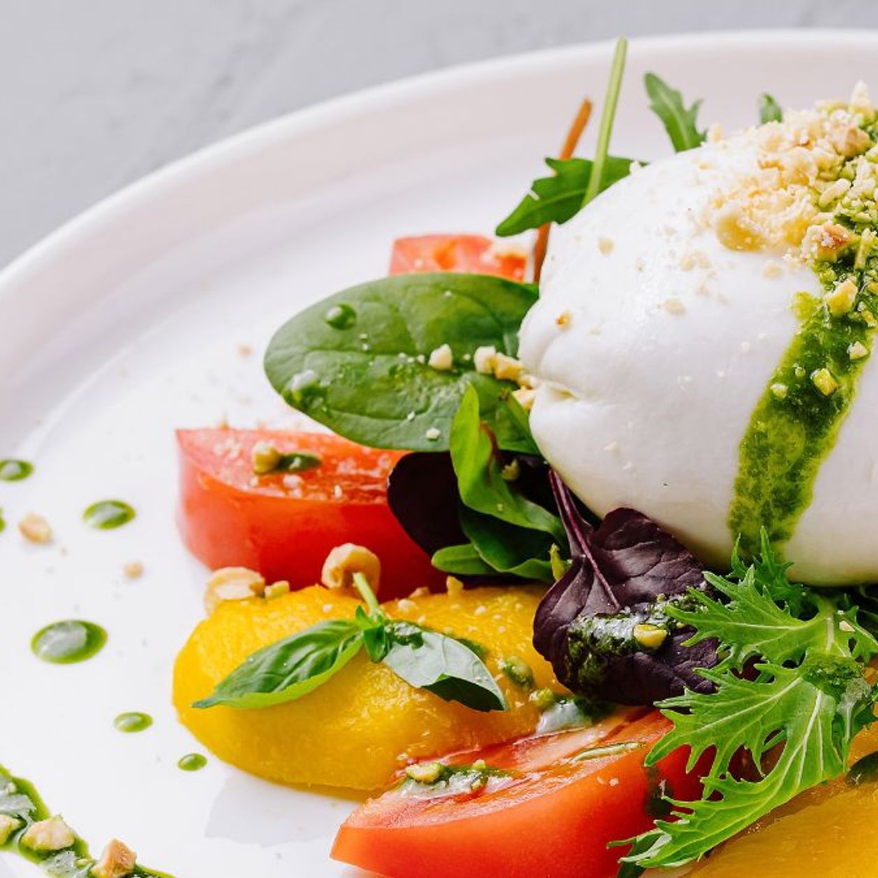 Vous ne mangerez plus de salade tomate-burrata de la même façon après ...