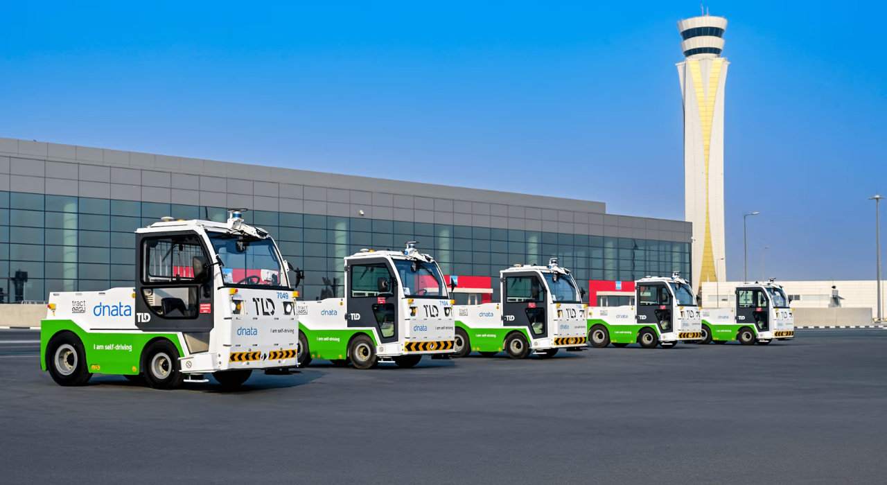 UAE: Driverless baggage tractors have taken over at Al Maktoum Airport ...