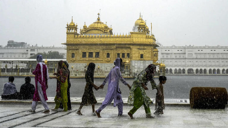 Golden Temple Receives Second Bomb Threat In Two Days, Security ...