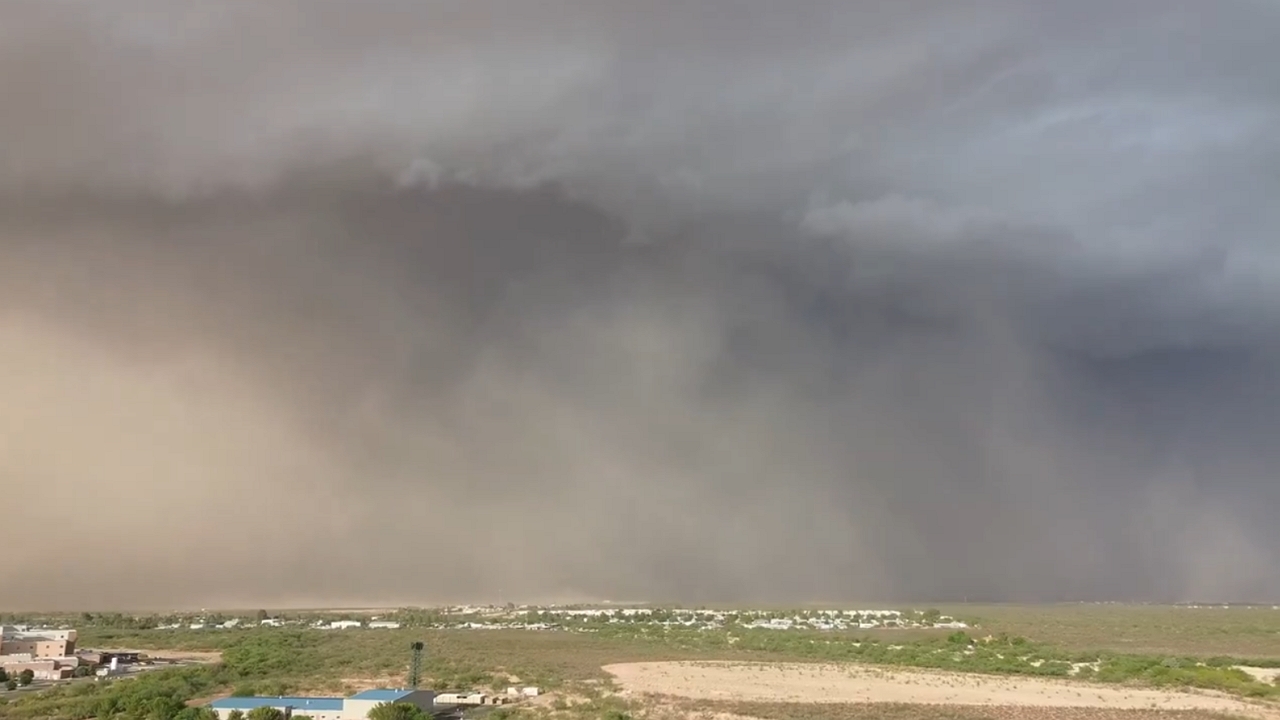 Dust storm engulfs Sierra Vista during thunderstorm in Arizona, USA