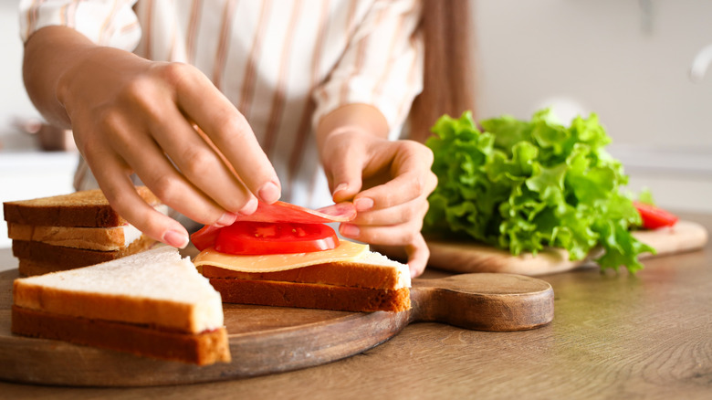 The Greens You Should Avoid Adding To Your Make-Ahead Sandwich