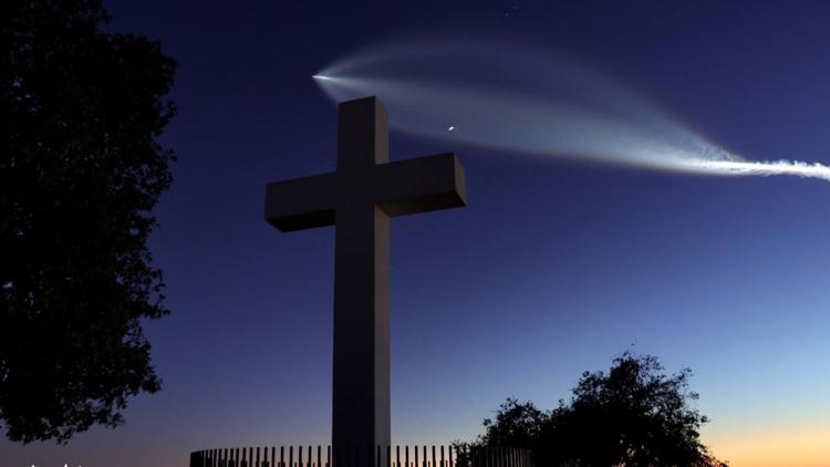 SpaceX Falcon 9 rocket launch from Vandenberg, California Space Force ...