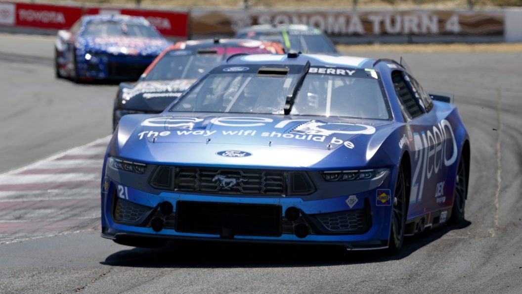 Josh Berry, Wood Brothers Racing showcase new sponsor at Dover