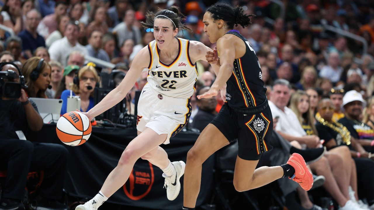 Caitlin Clark leaves with injury late, Fever down Sun in Boston
