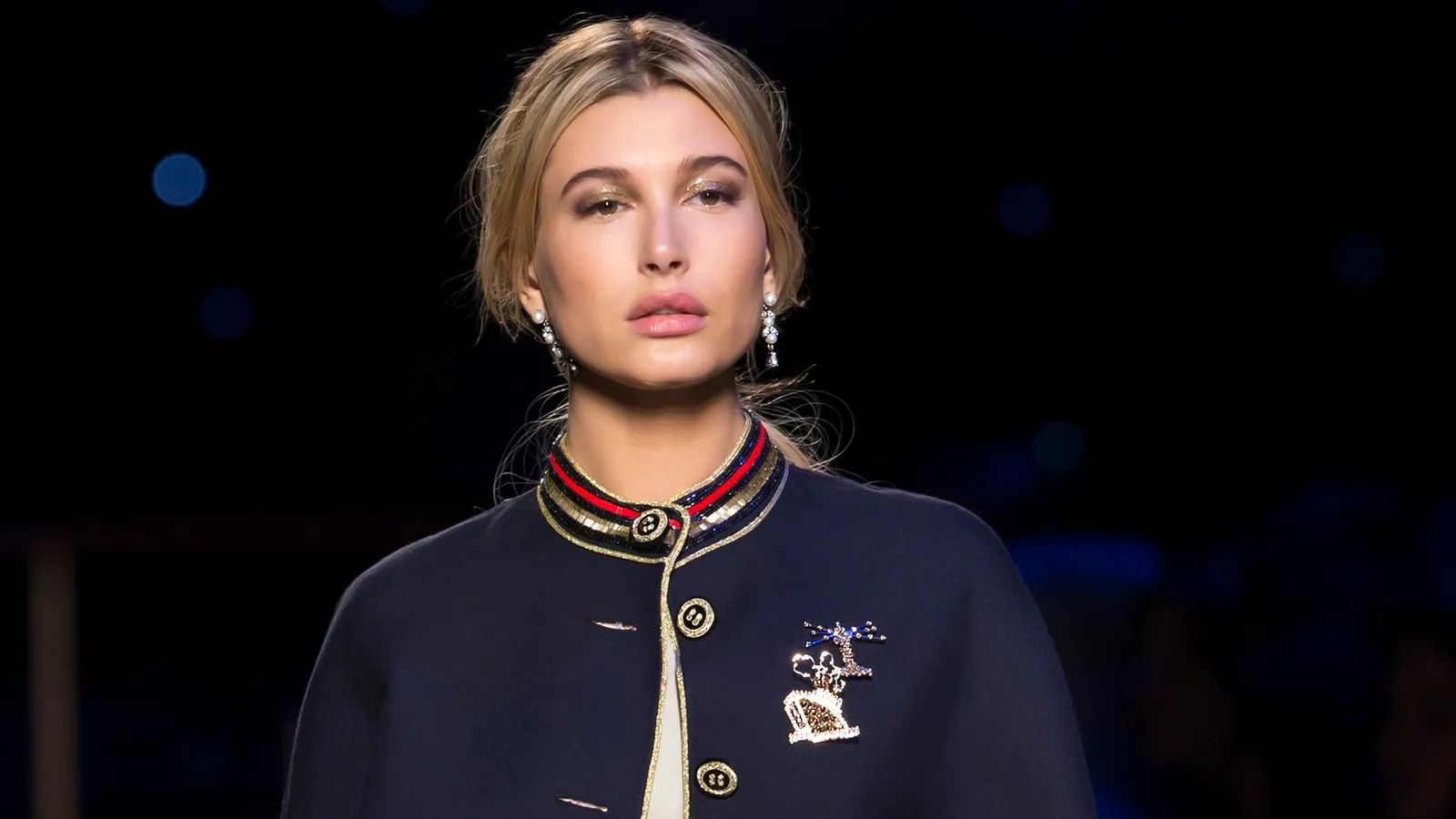 Is trouble brewing? Hailey Bieber spotted without wedding ring amid ...