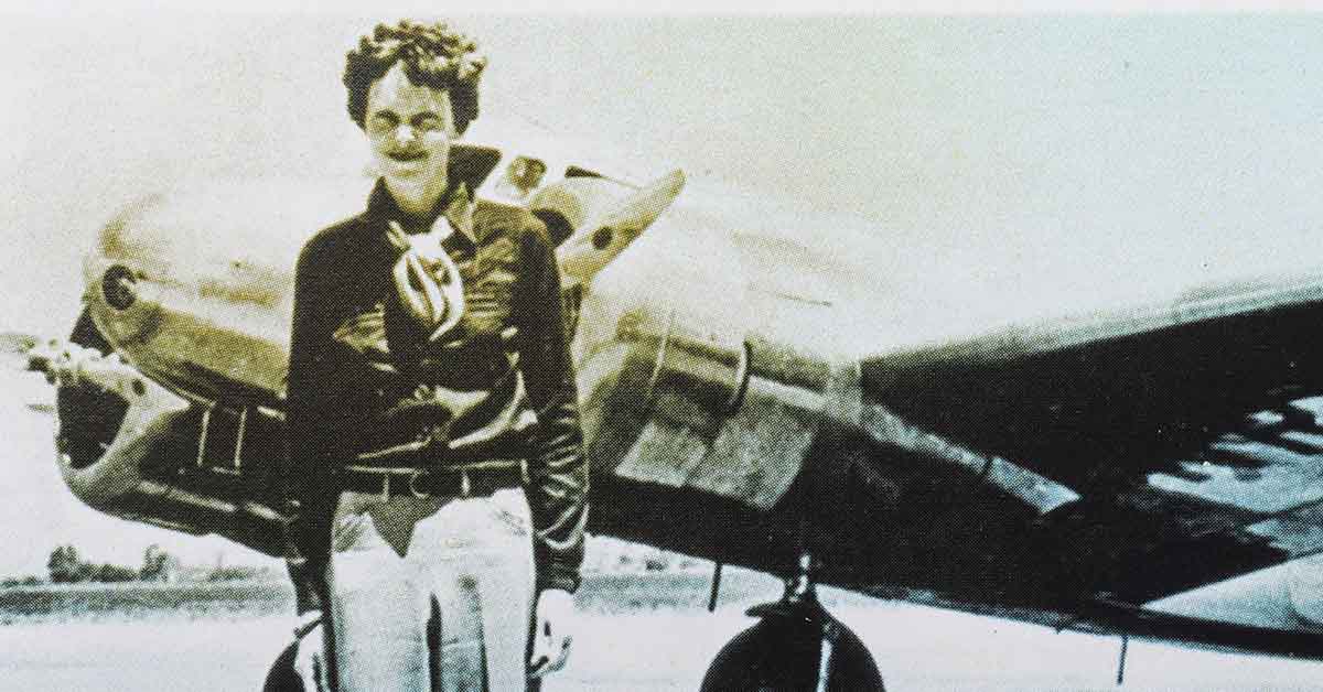 "Scientists 'Finally Discover' Amelia Earhart's Lost Plane, Solving ...
