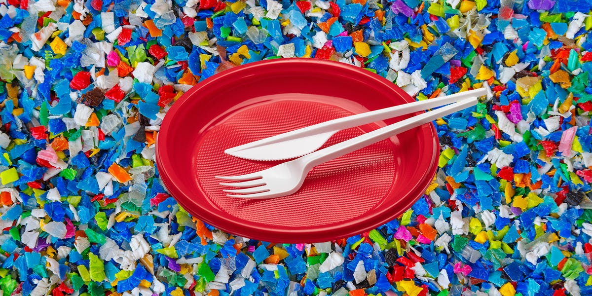 Here's How Many Microplastics You Consume When Using Plastic Cutlery ...