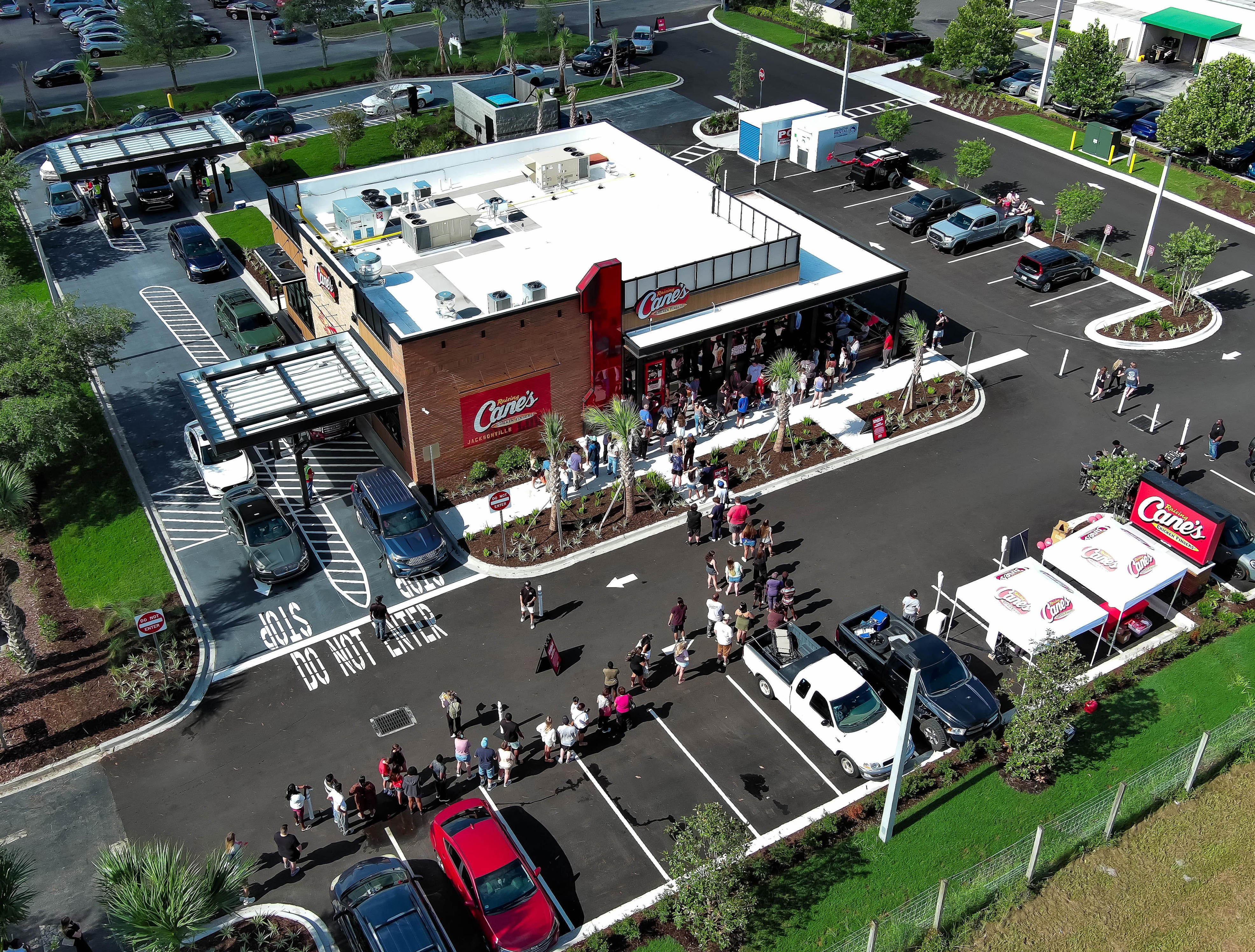 Finally! Raising Cane's debuts in Jacksonville to crowds craving ...
