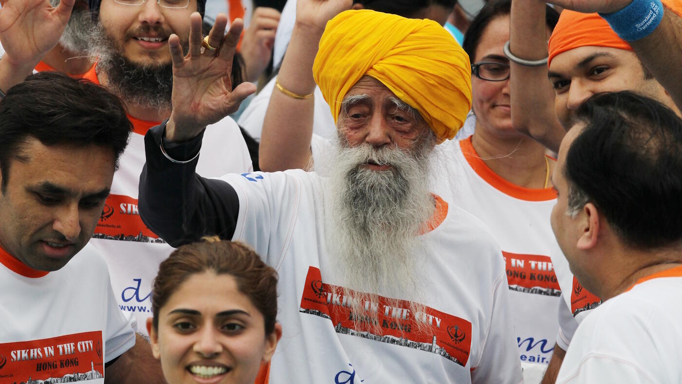 Fauja Singh, world's oldest marathon runner, dies at 114 after being ...
