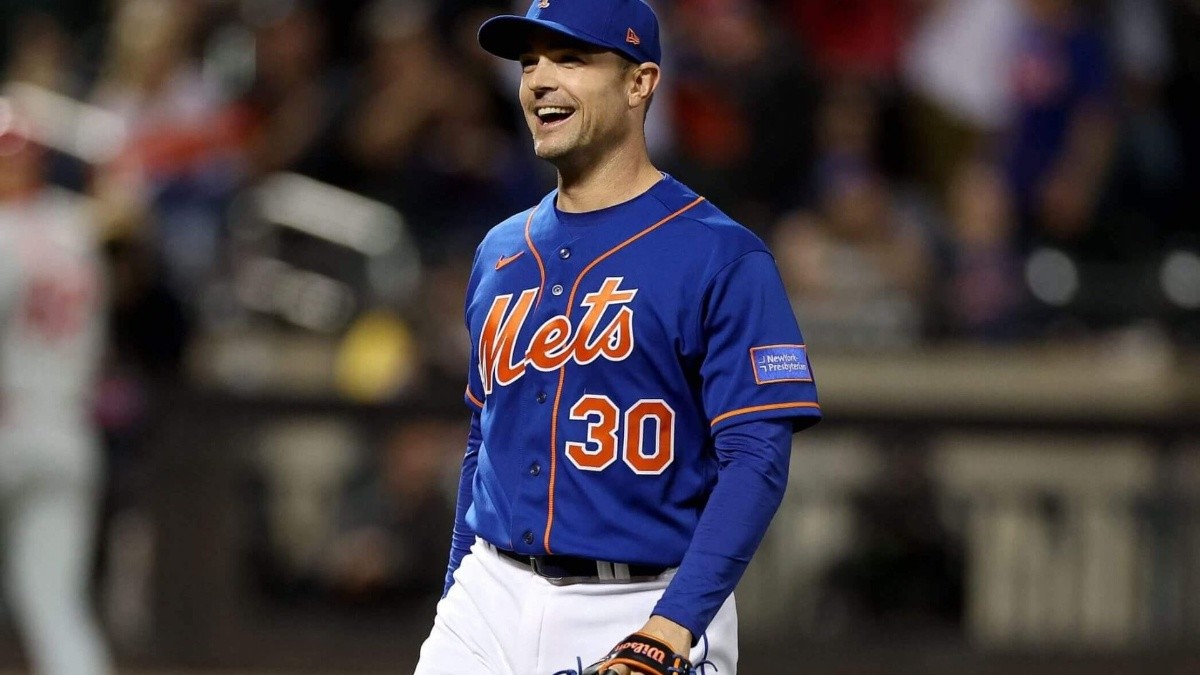 MLB: Mets and Yankees Set to Battle for World Series Champion Pitcher