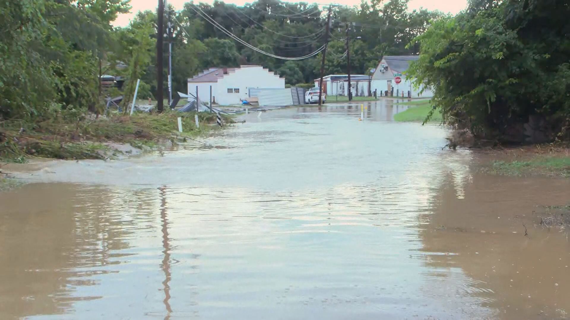 Virginia’s Governor monitoring flooding situation, praises first responders