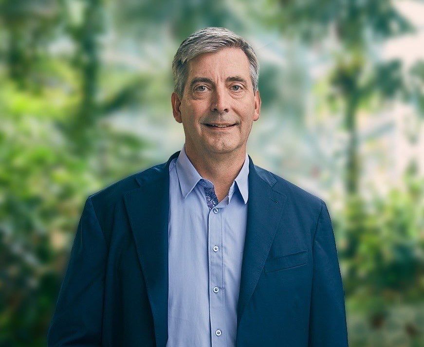 Jeff Bezos picks retired Amazon exec as the new CEO of his $10B Bezos ...