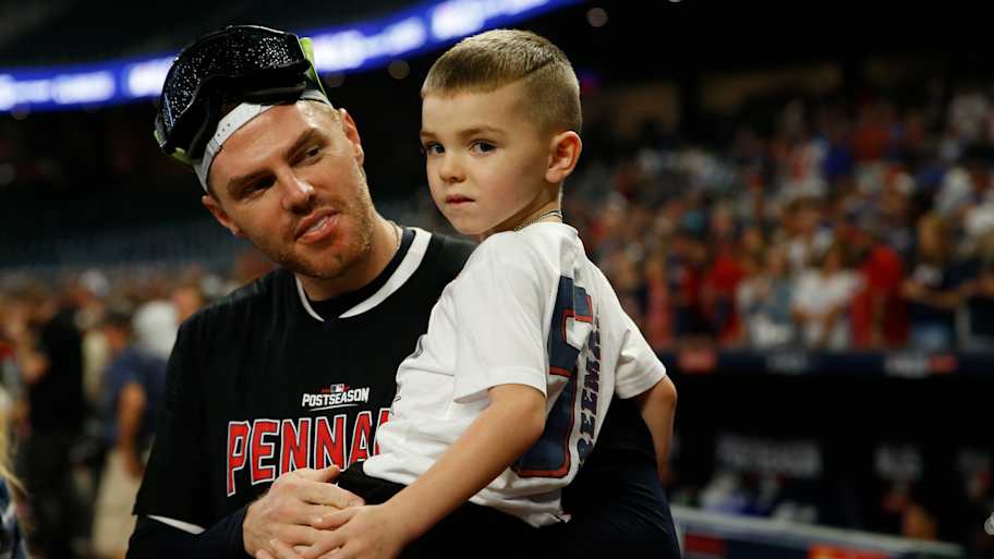 Freddie Freeman still isn't his own son's favorite player but we can't ...
