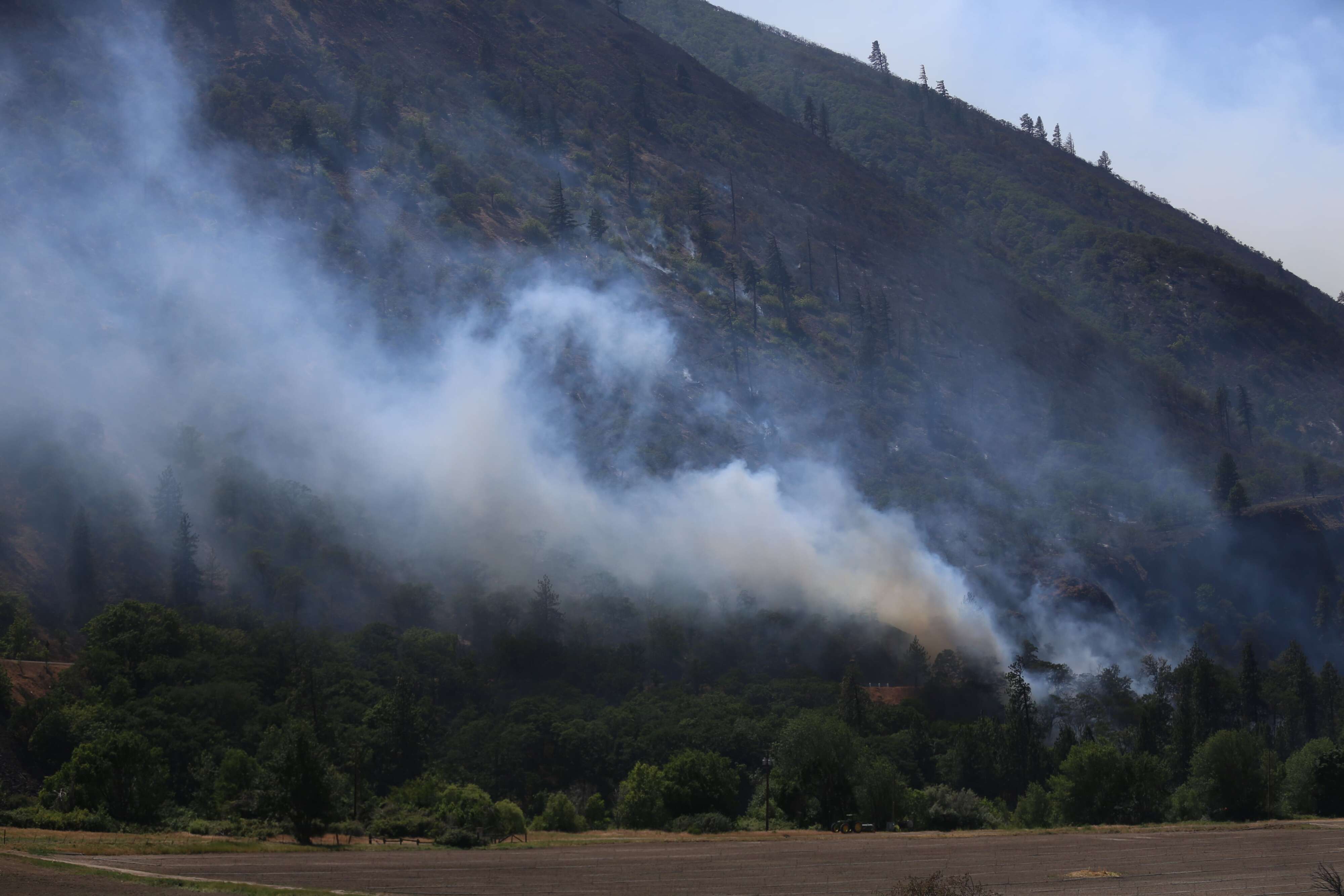 Cram wildfire rapidly grows, burning more than 20,000 acres in central ...