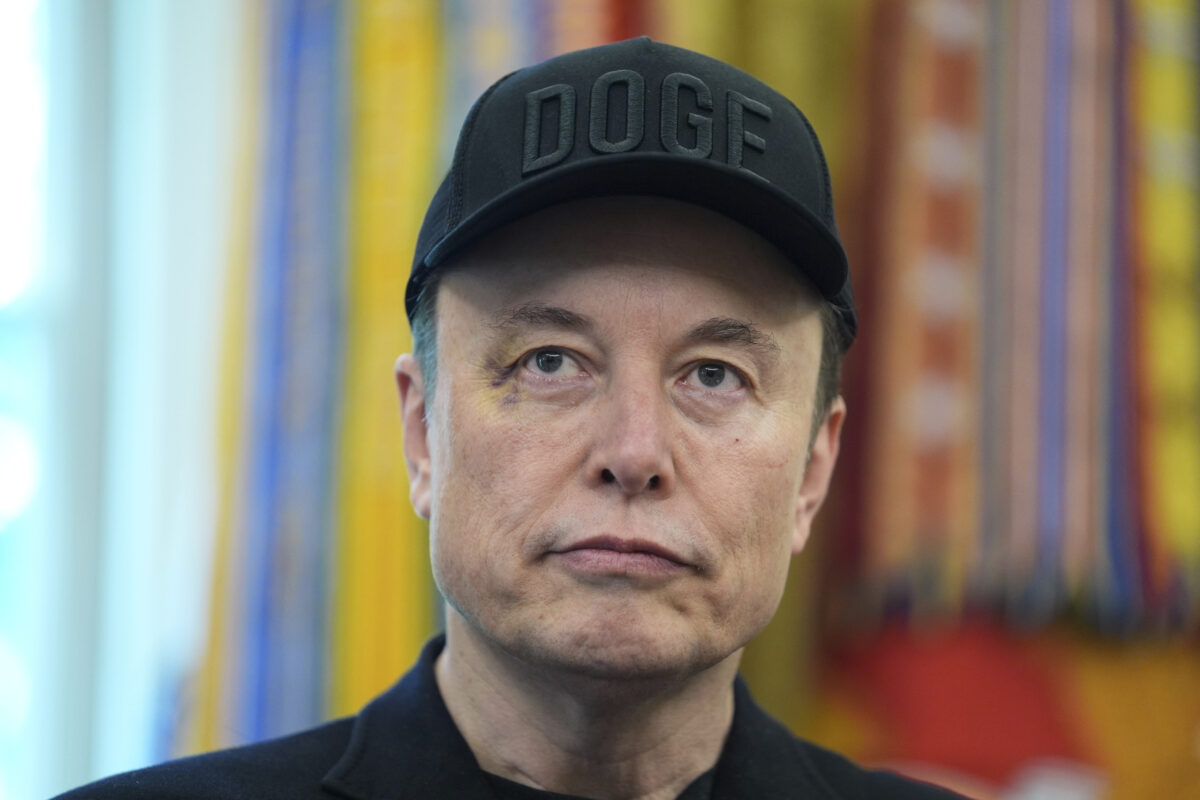 Whistleblower reveals DOGE plan to falsely mark millions of people dead ...