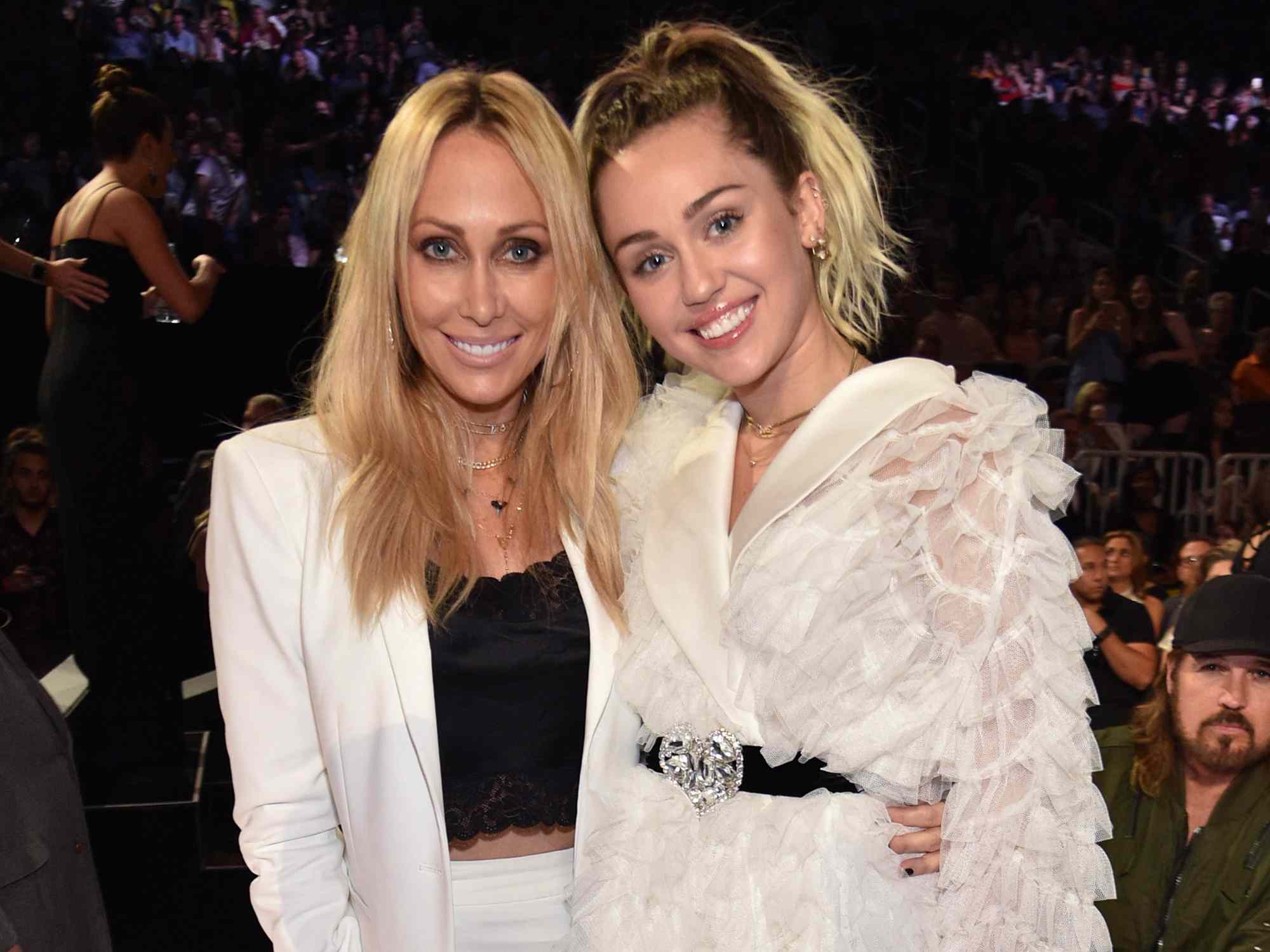 Tish Cyrus recalls getting too high from a weed brownie at one of ...