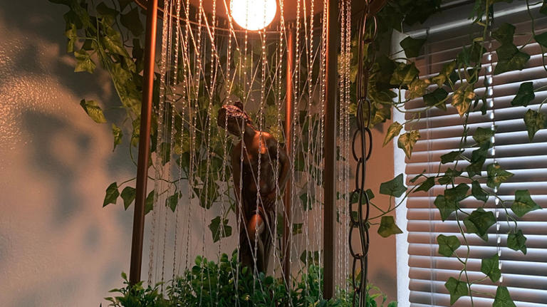 The Unique & Valuable Vintage Lamp You Should Definitely Scoop From The ...