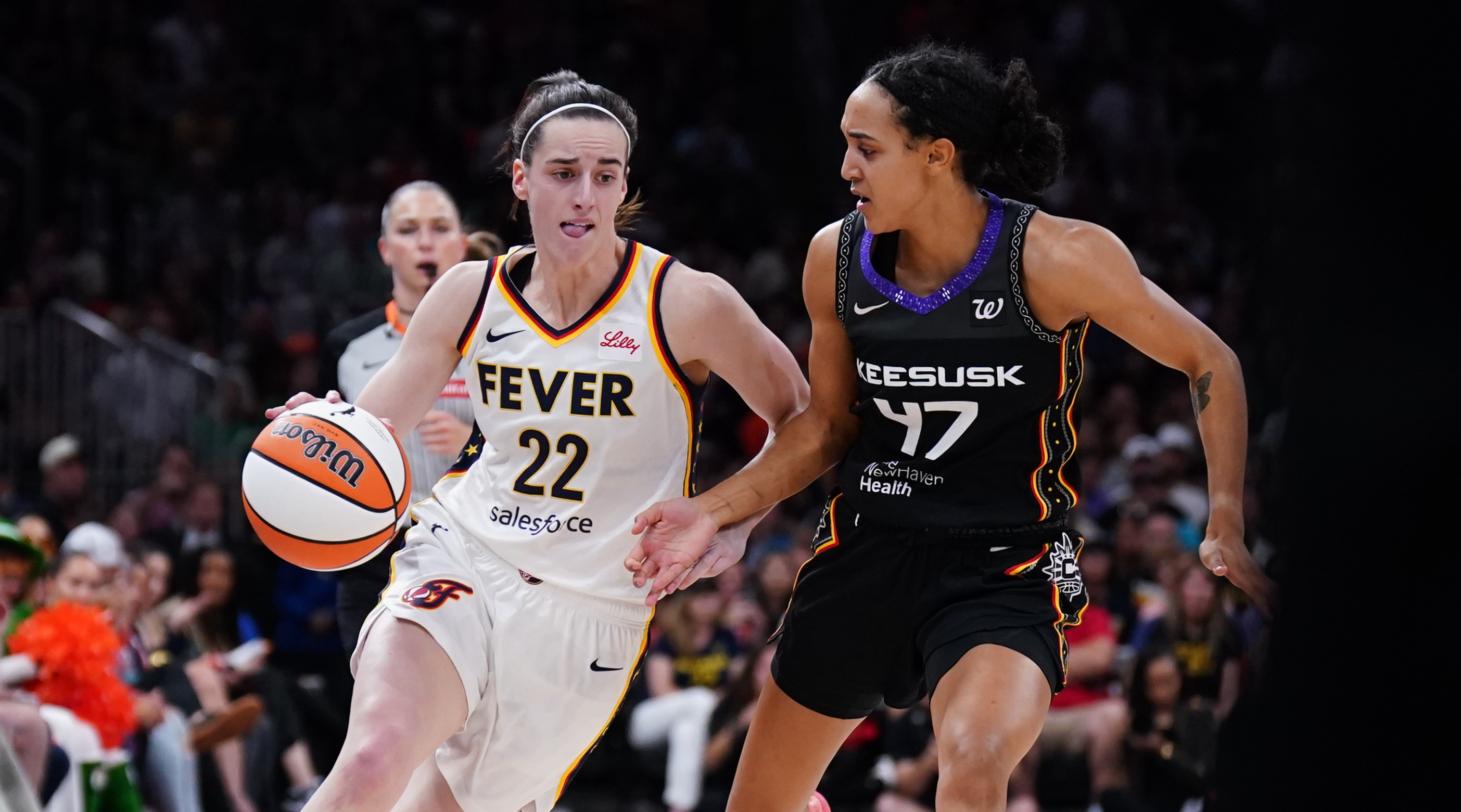 Fever fan hilariously tells Caitlin Clark she has ‘too much aura’