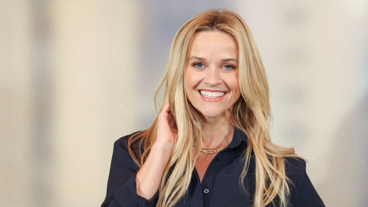 Reese Witherspoon champions an Italian design-icon toaster with 1950s ...