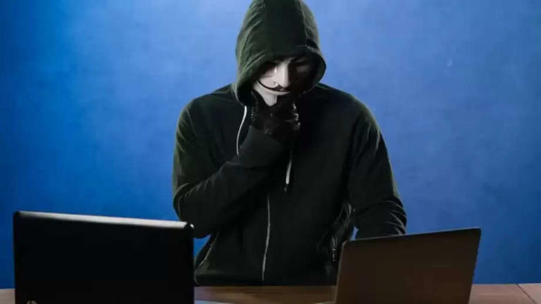Scam Alert: Hackers can steal your data, the Government warns laptop ...