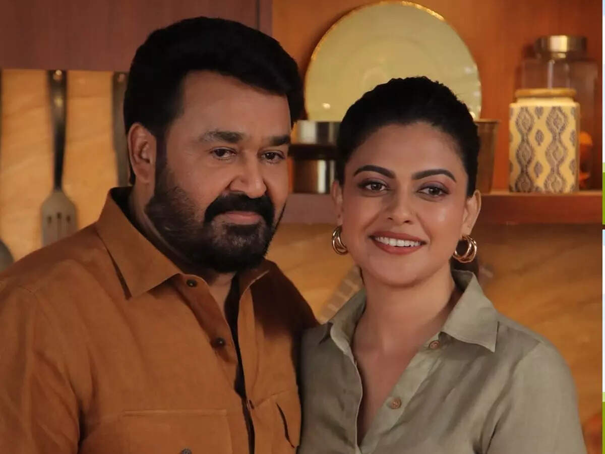 Malayalam actress Anushree's father once cried in public. What had ...