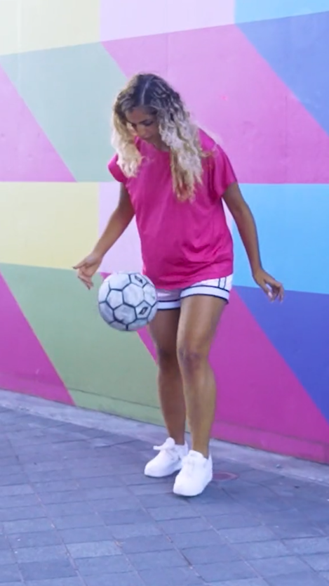 Visually Rich Ball Juggling Full of Technique and Rhythm – Soccer