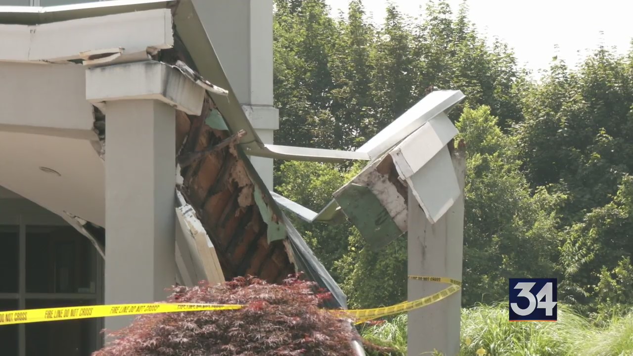Roof entrance collapse temporarily closes dermatology office