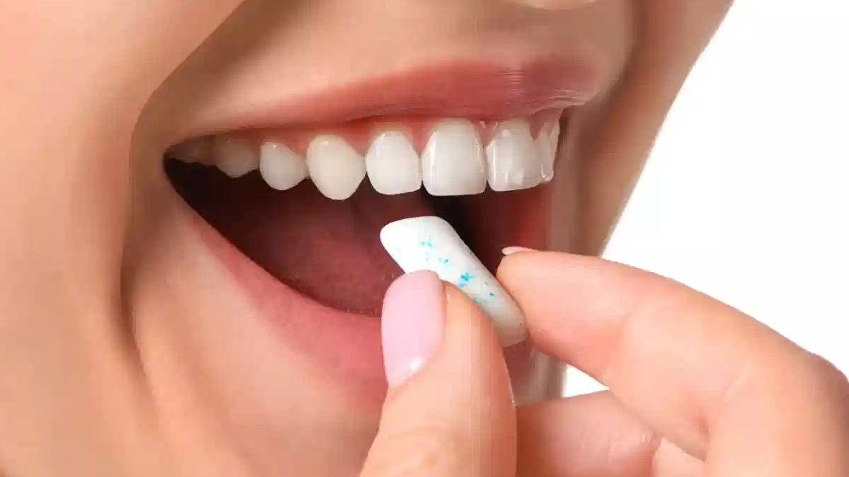 What to Do If You Accidentally Swallow Chewing Gum? Know From An Expert