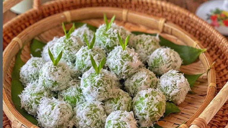 Cara Mudah Membuat Klepon,Kue Khas Jawa Tengah,Kuncinya Rebus Sampai ...