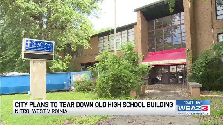 City plans to tear down old high school building