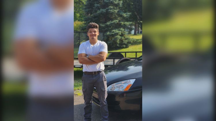 Kalamazoo Co. teen who lost his mother gifted car to drive to school
