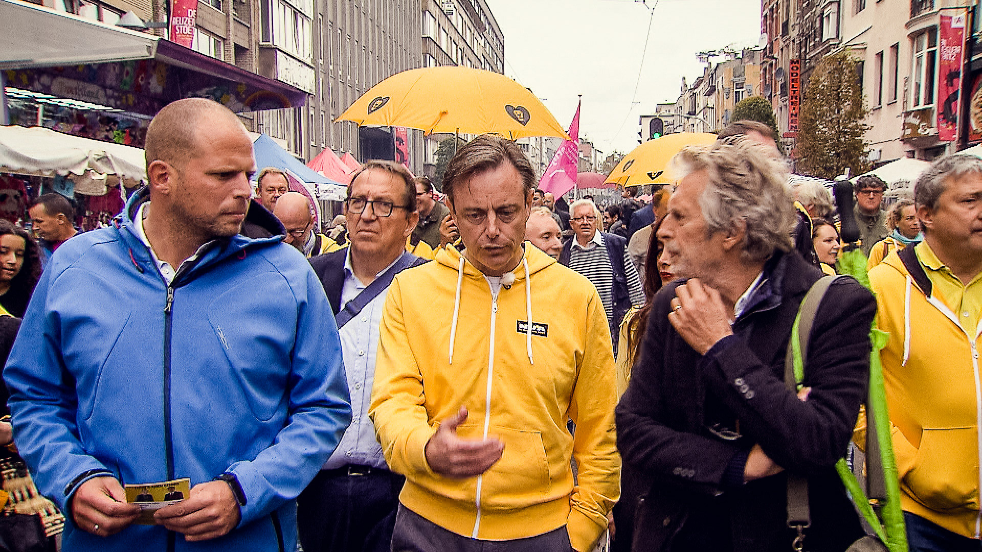 "Bart De Wever blijft stevig op zijn troon zitten"